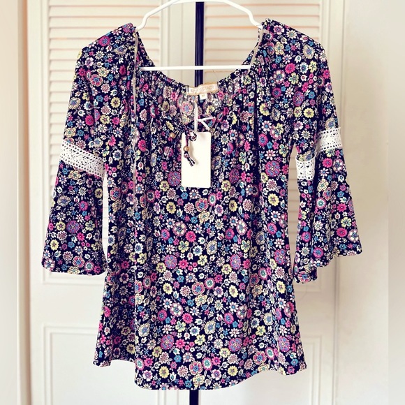 Emily Stacy | Tops | Emily Stacy Floral Blouse Nwt Boutique Items ...